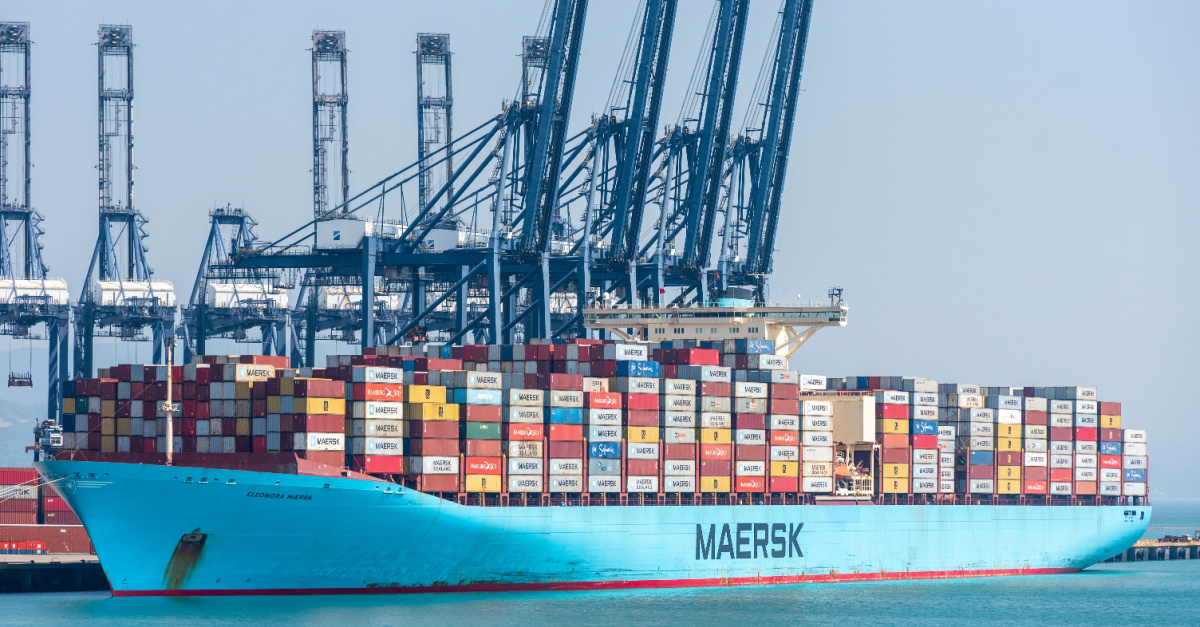 Найбільша логістична компанія світу Maersk купує виробника двигунів ...