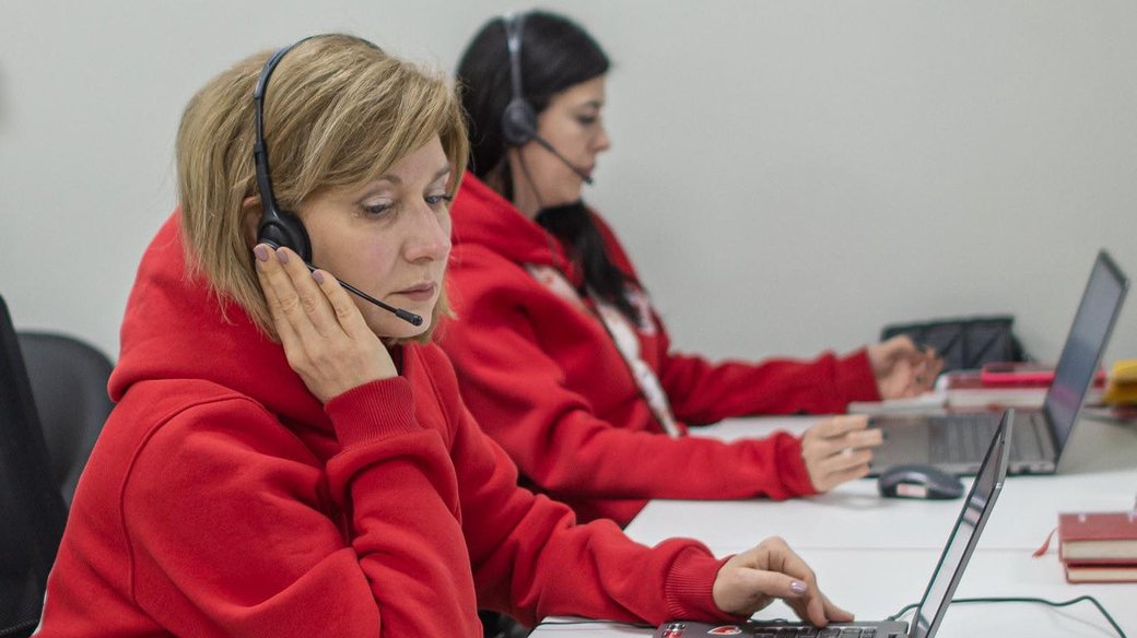 Червоний Хрест попереджає про шахраїв, які обіцяють доставити тіла воїнів з непідконтрольних ...